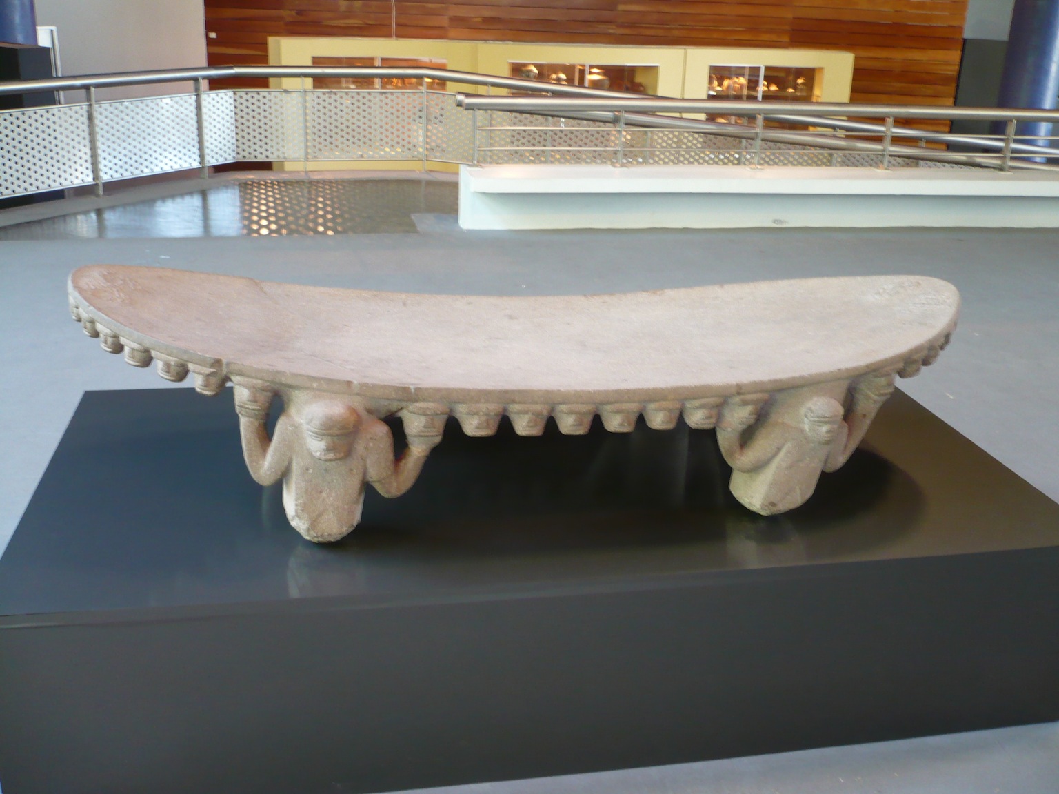 Un metate excepcional del sitio Barriles o cuando la escultura en ...