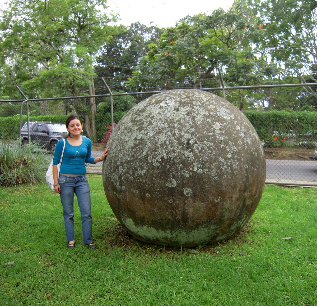 Una esfera invisible en la ciudad – Esferas de piedra y arqueología de ...